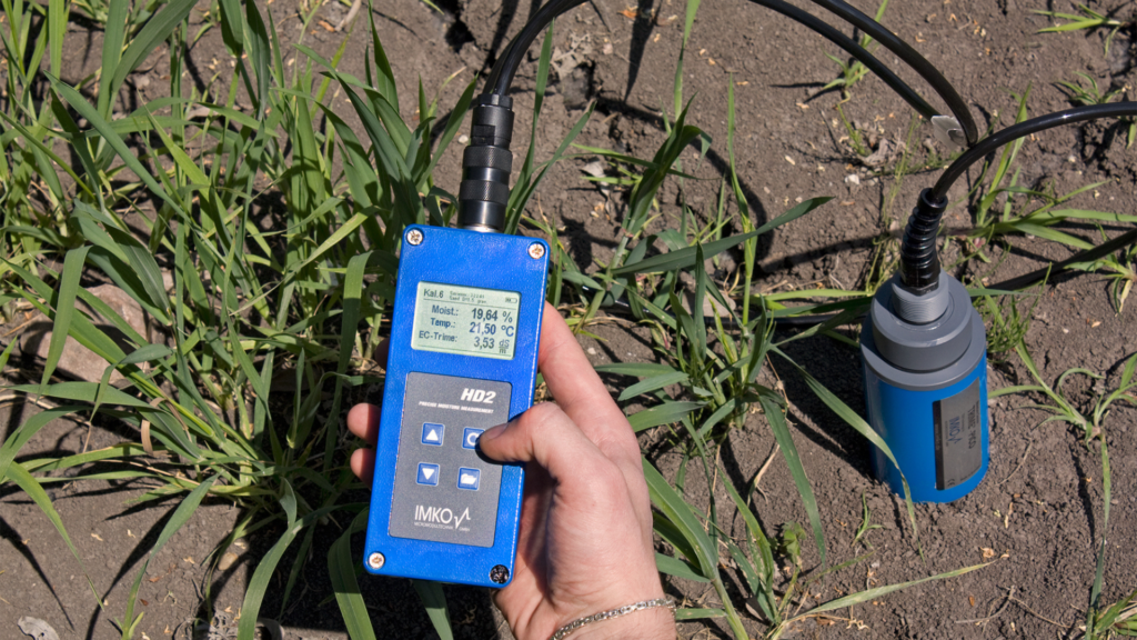 How Does a Moisture Probe Work?